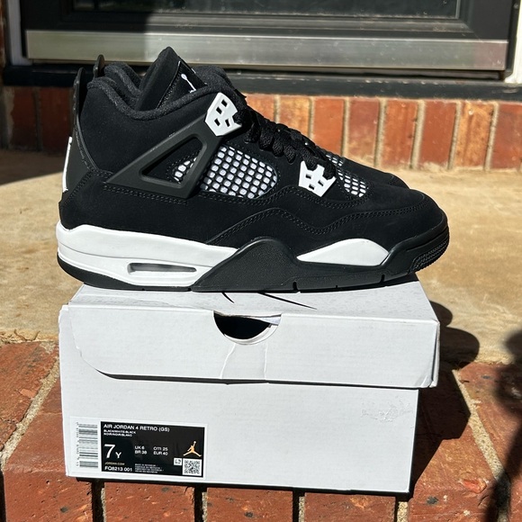 Jordan | Shoes | Air Jordan Retro 4 Gs White Thunder Size 7y 85 Wmns ...